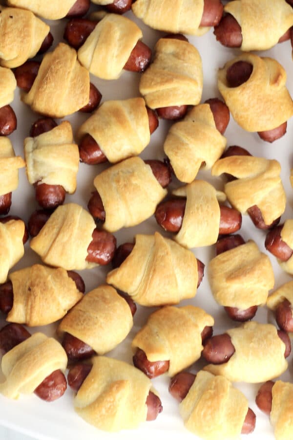 Pigs In a Blanket | Mini Crescent Dogs (2 ingredients) - Momcrieff