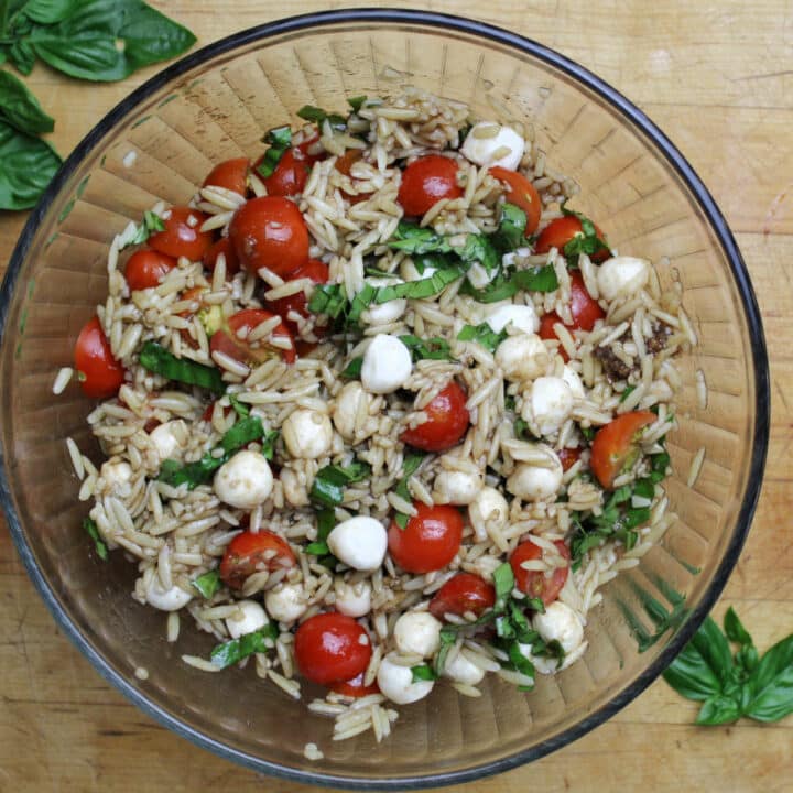 Caprese Orzo Salad – Easy Summer Pasta Side - Momcrieff