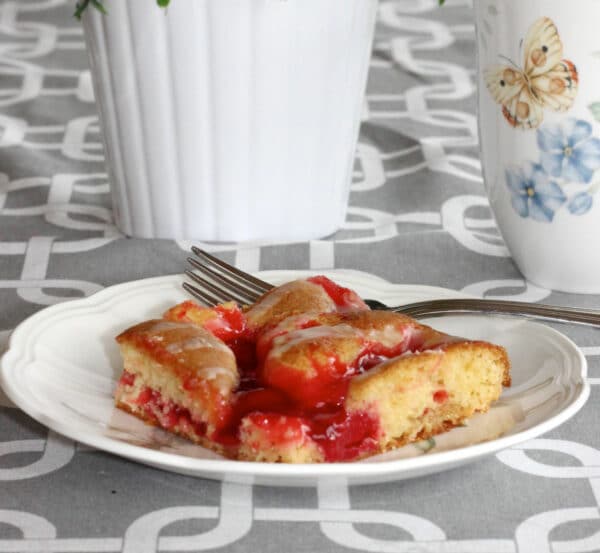 Quick and Easy Cherry Bars! - Momcrieff